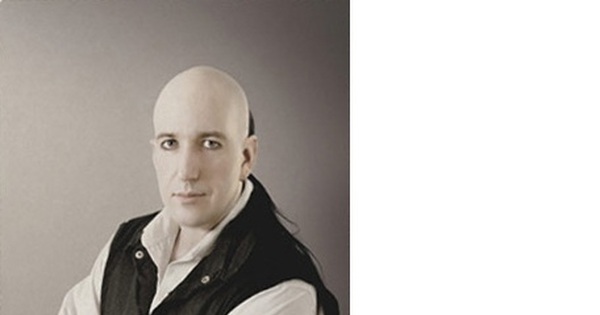 Вокалист ASP (Alexander Frank Spreng) медленно превращается в Пингвина ...