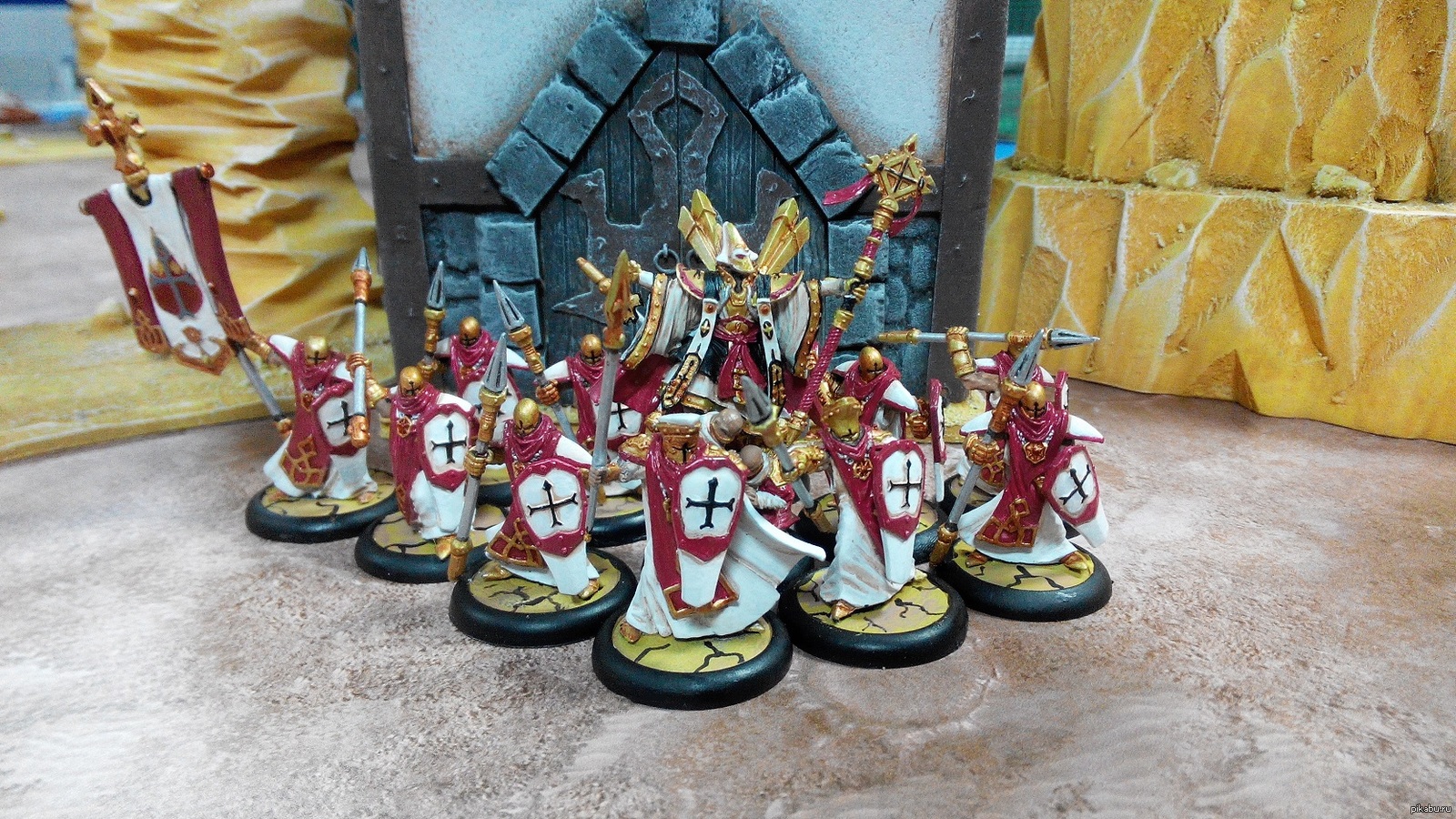 Пятничное моё - пламенная проповедь Иерарха у врат храма Менота | Пикабу