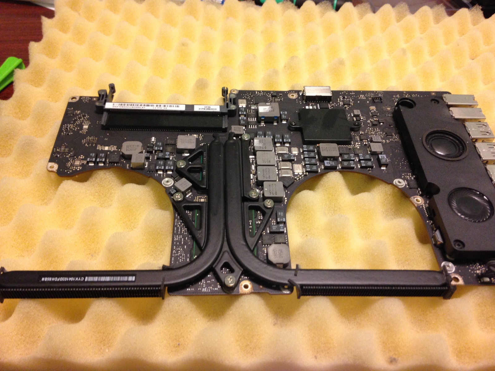Замена клавиатуры на Apple MacBook Pro 17" 2011 года | Пикабу